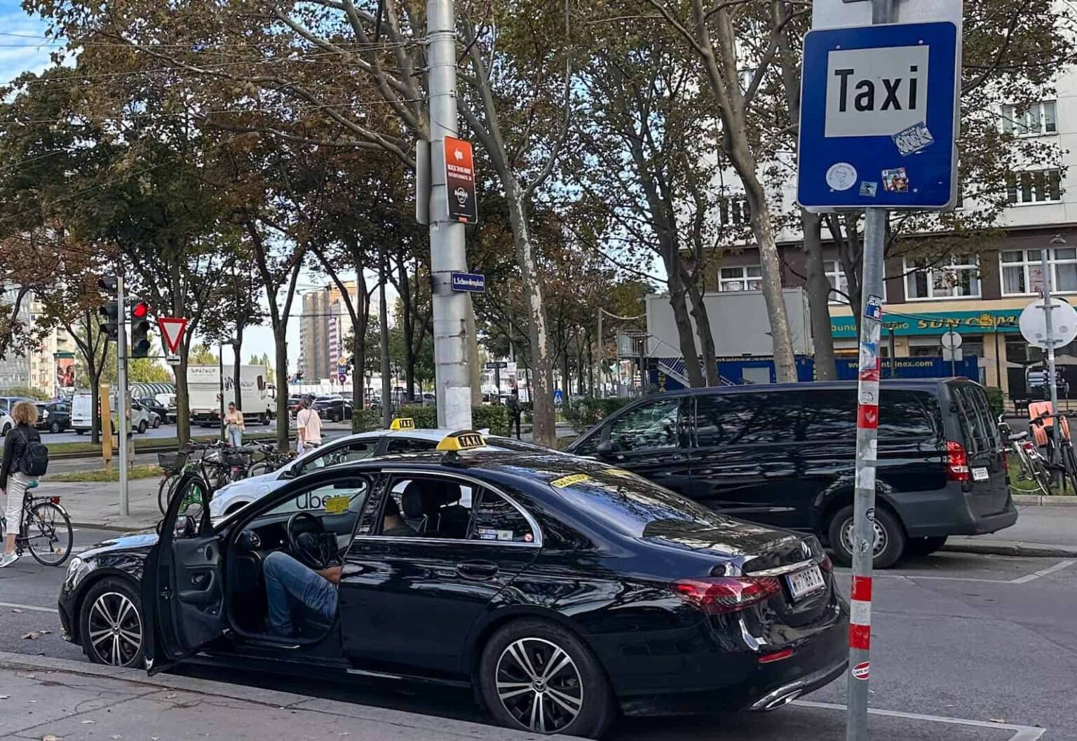 How to get from Vienna Airport to the city center